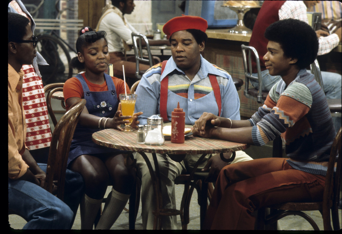 Beloved '70s Sitcom Actor, 65, Shares Heartwarming Tribute to Rarely ...