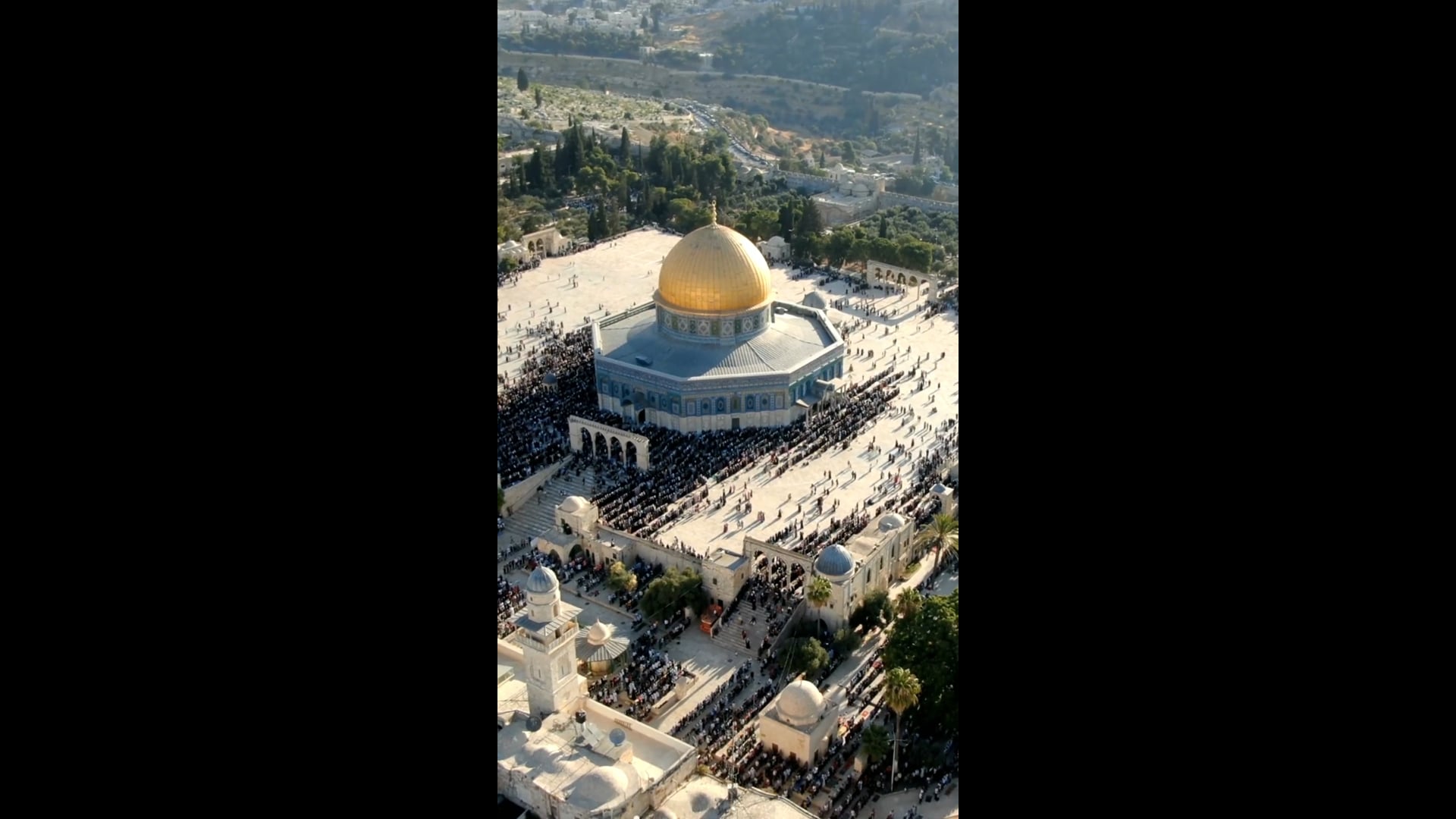 Drone Tour of Jerusalem's Historic Wailing Wall.