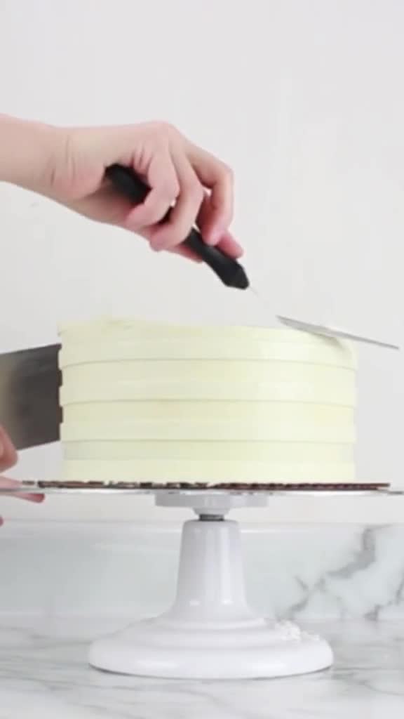 Buttercream Stripes Made Easy: My Step-by-Step Cake Decorating Guide