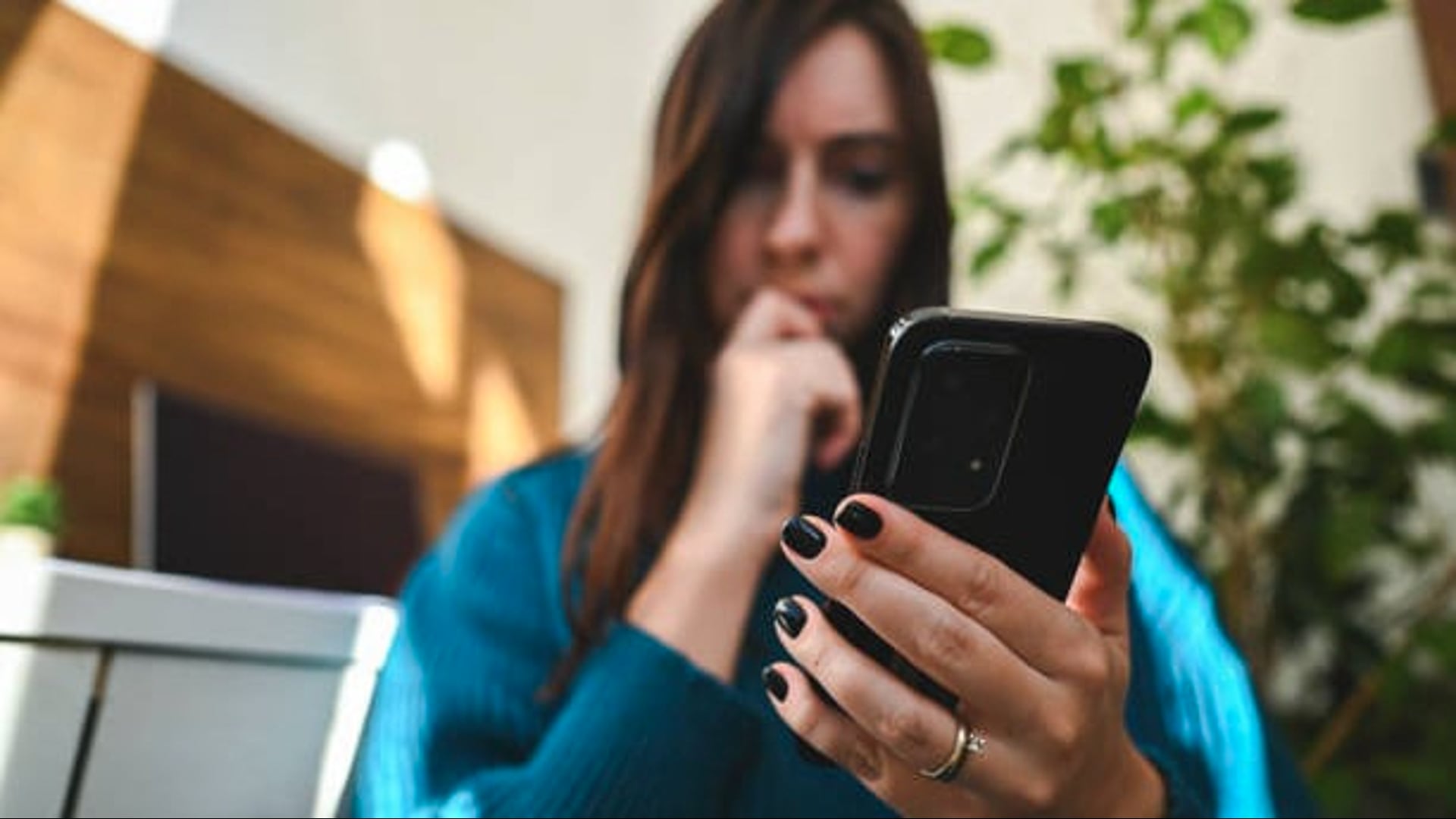 Haben Sie das Gefühl, dass ihr Telefon Sie abhört, wenn Sie sprechen?