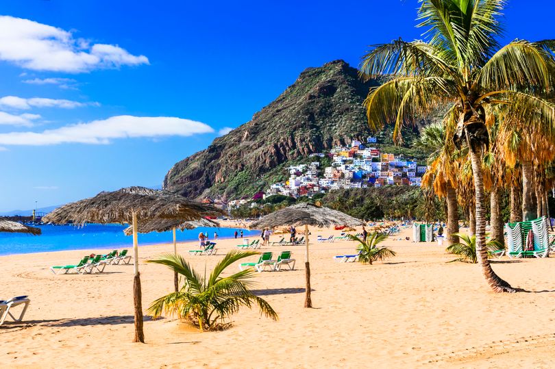 Holidaymaker left 'screaming' after 'terrifying incident' in popular ...