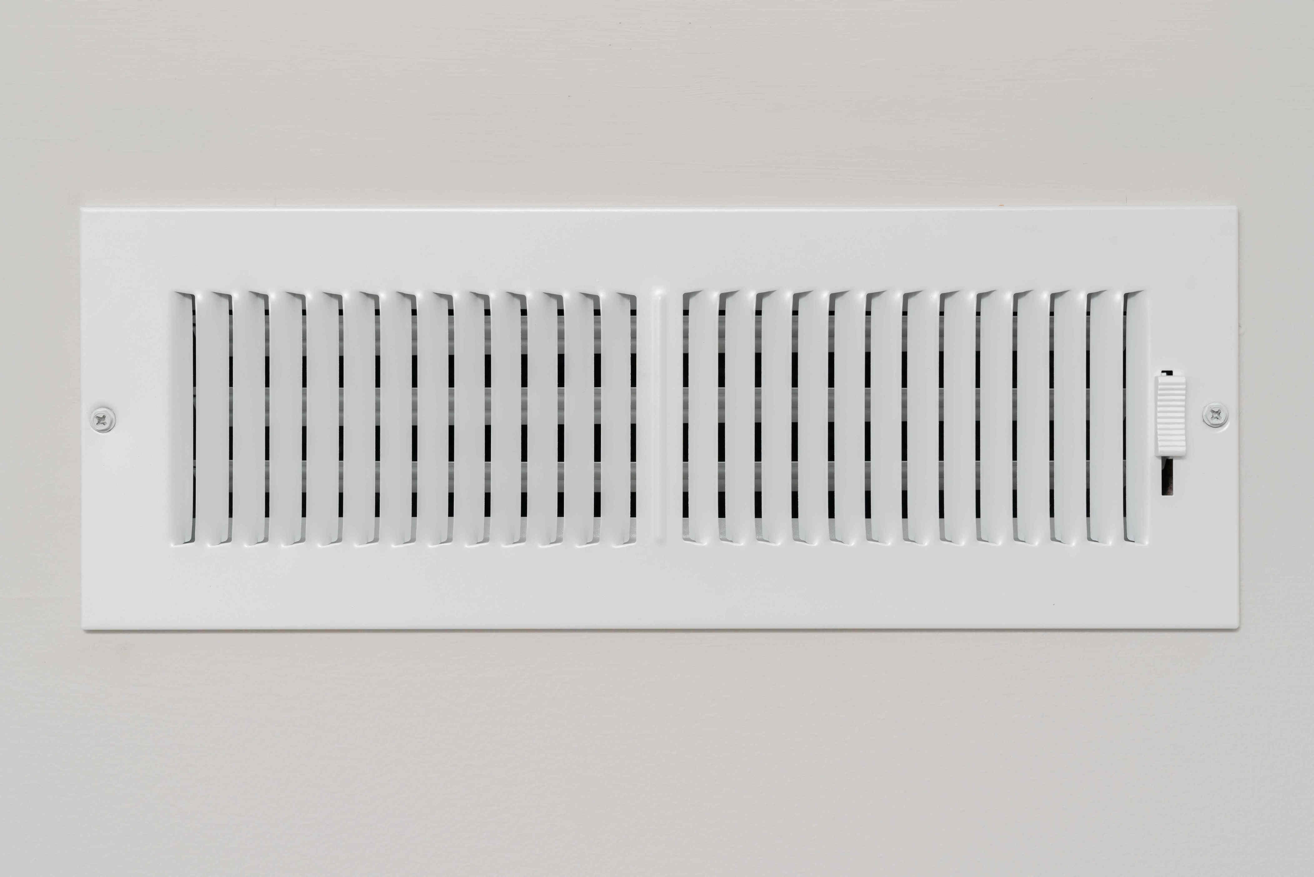 Should you close vents in unused rooms during summer? An HVAC expert ...
