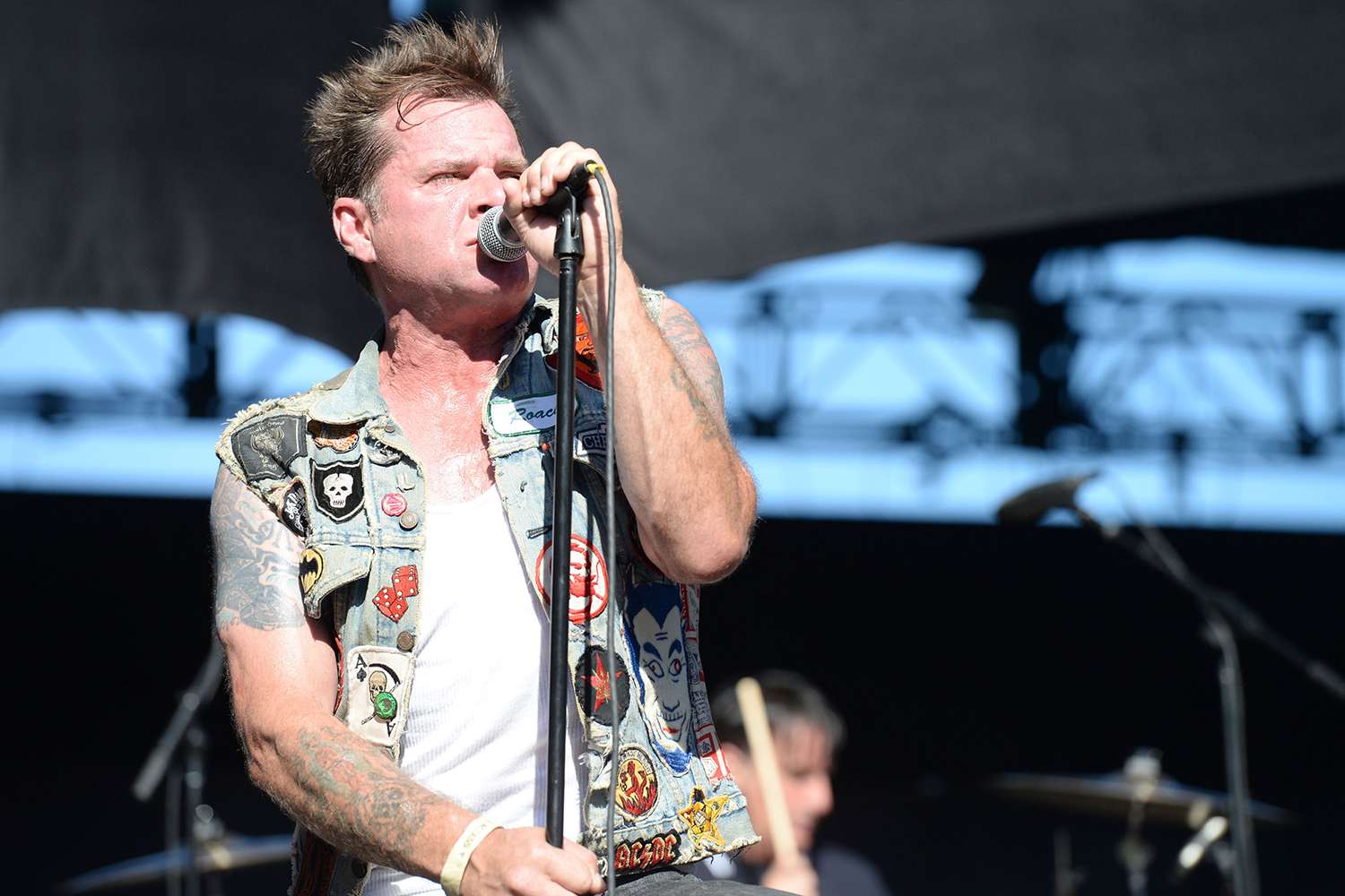 Junkyard Frontman David Roach Dies at 59 Following 'Aggressive Cancer ...