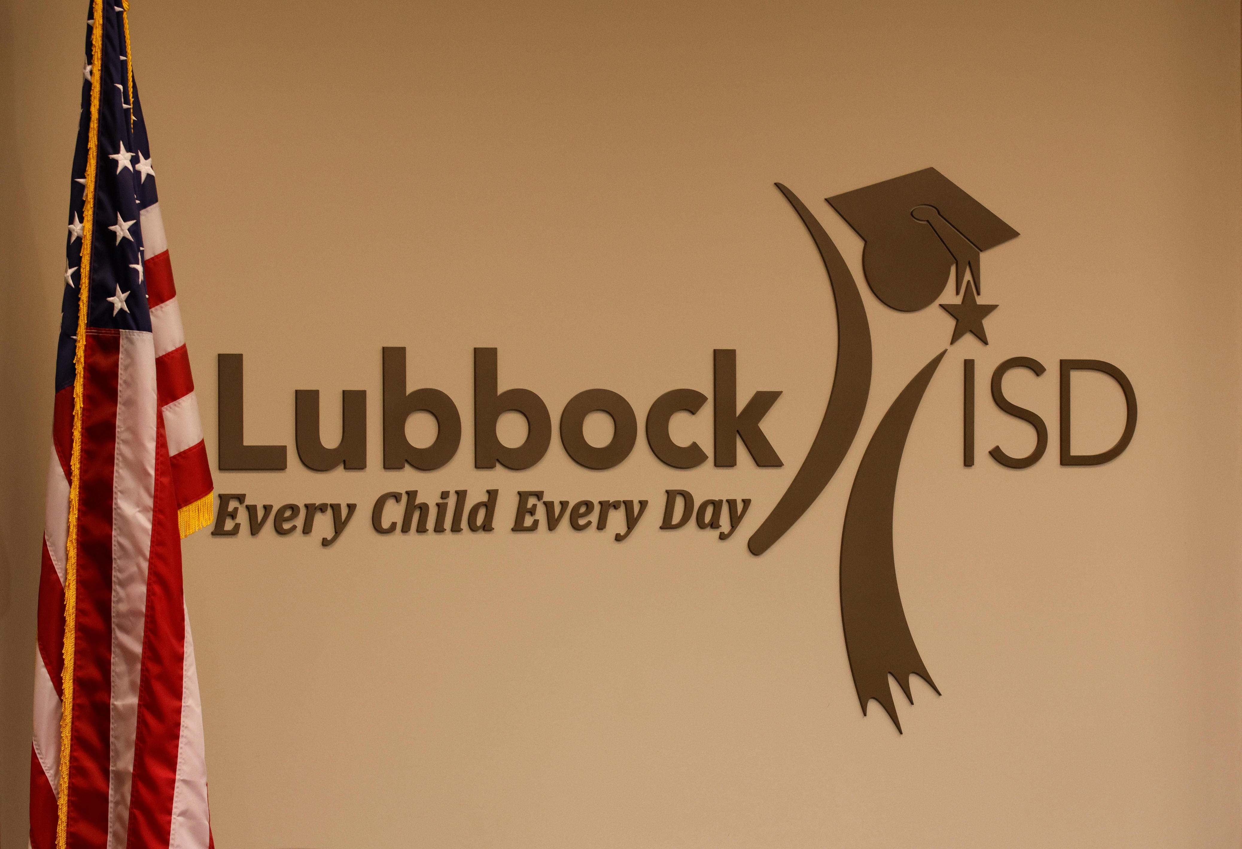 Documents claim former Lubbock teacher texted, abused girl in classroom