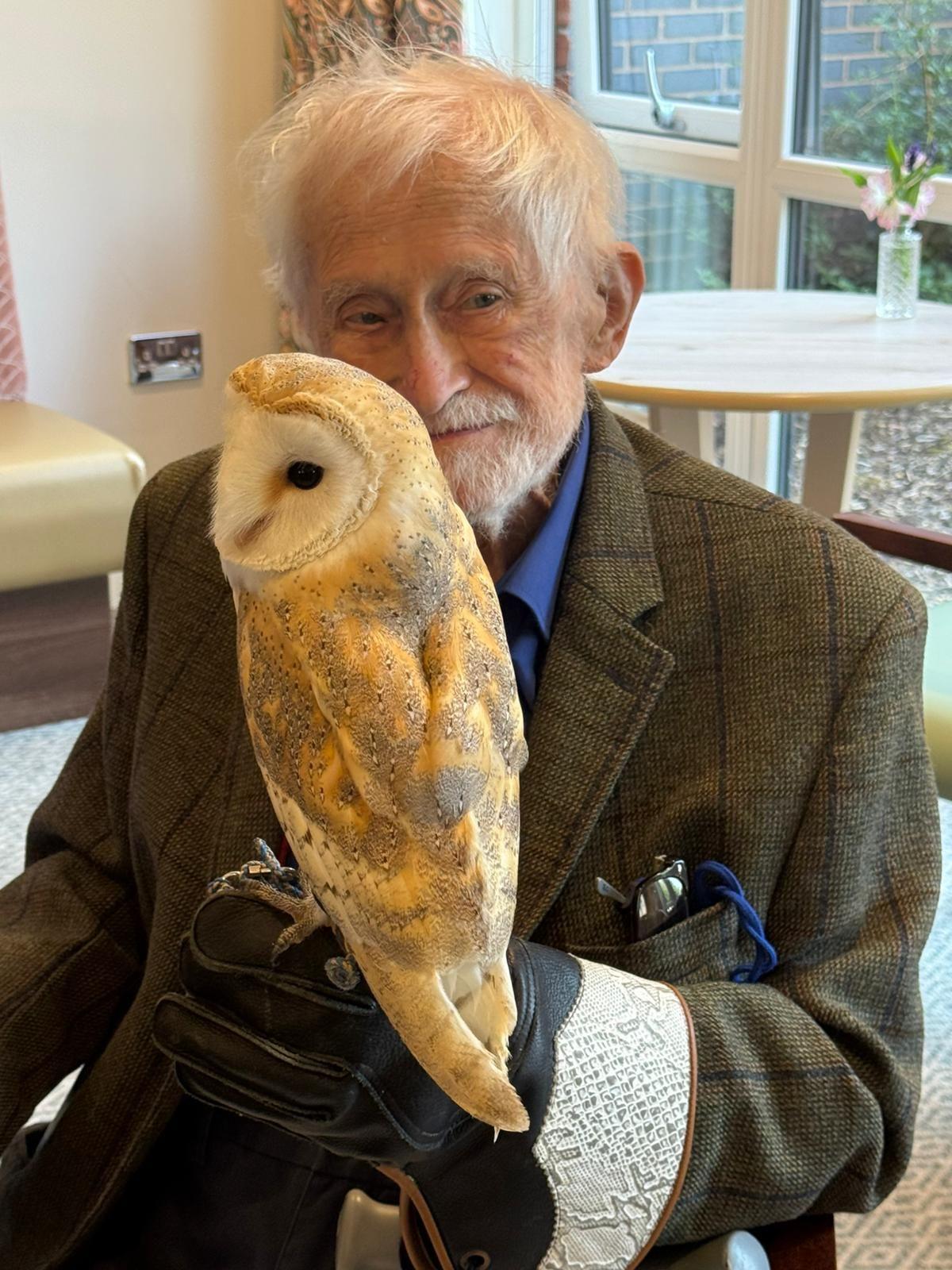 Feathers and fascination as Jubilee House welcomes birds of prey for ...