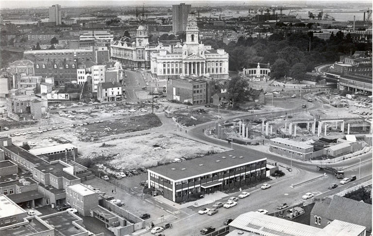 Intriguing old photos that will bring 1970 Portsmouth back to life