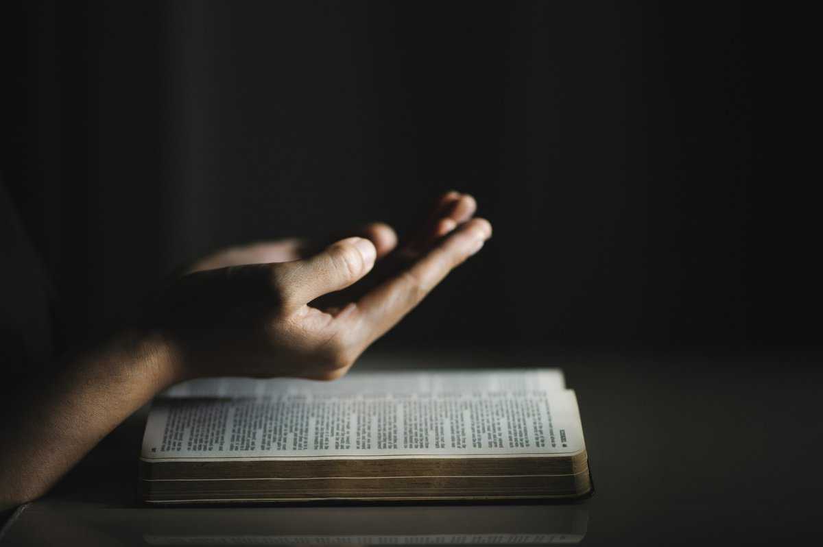 People Who Believe In a Higher Power Have These 10 Traits