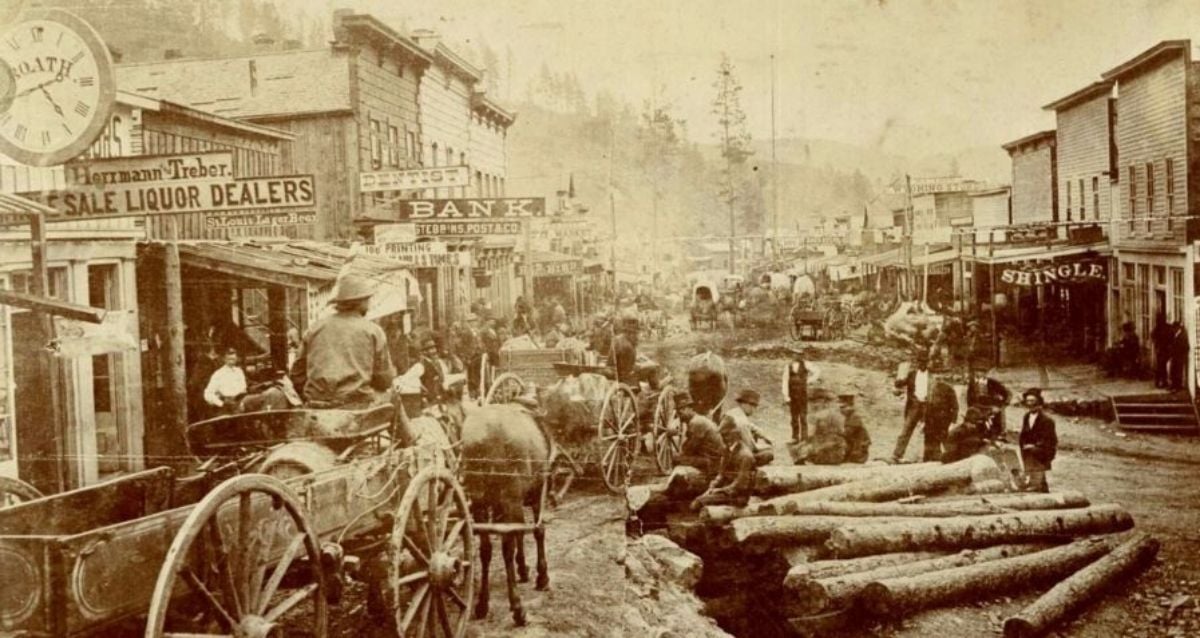 33 photos that reveal what life was really like in Wild West mining towns
