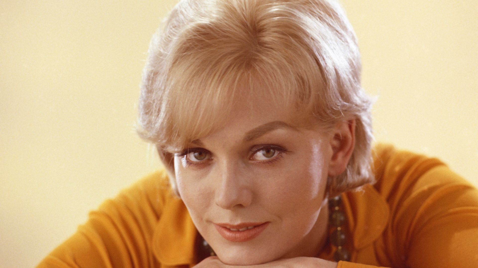 Kim Novak, 92, stuns with public comeback news 10 years after last red ...