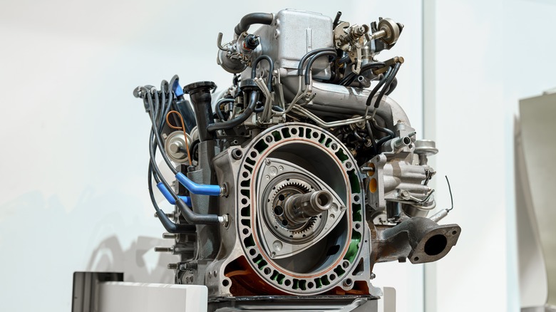 This Is Why (Most) Automakers Stopped Using Rotary Engines