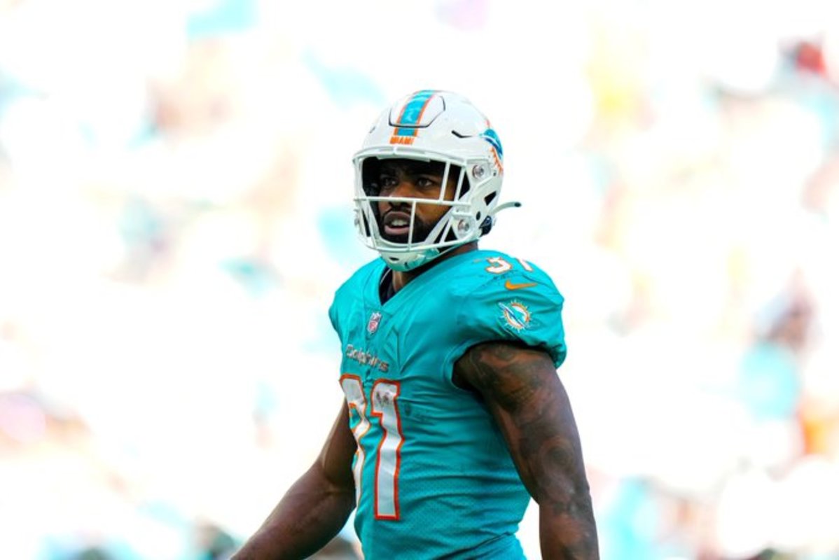 Former Miami Dolphin lobs grenade at team on social media after mega ...
