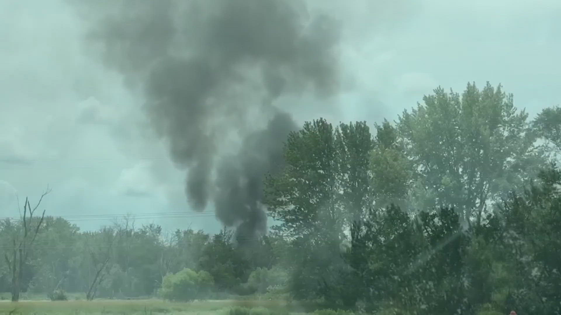 Fire sends up thick, black plume of smoke in Moline on Sunday