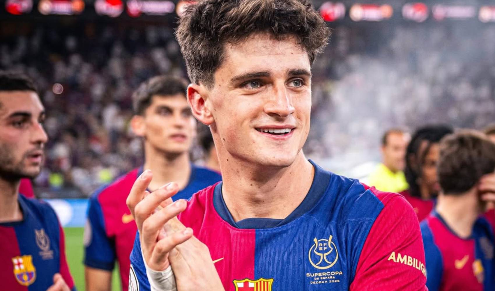 Los dos grandes de Sevilla se disputan a Pau Víctor en el mercado estival