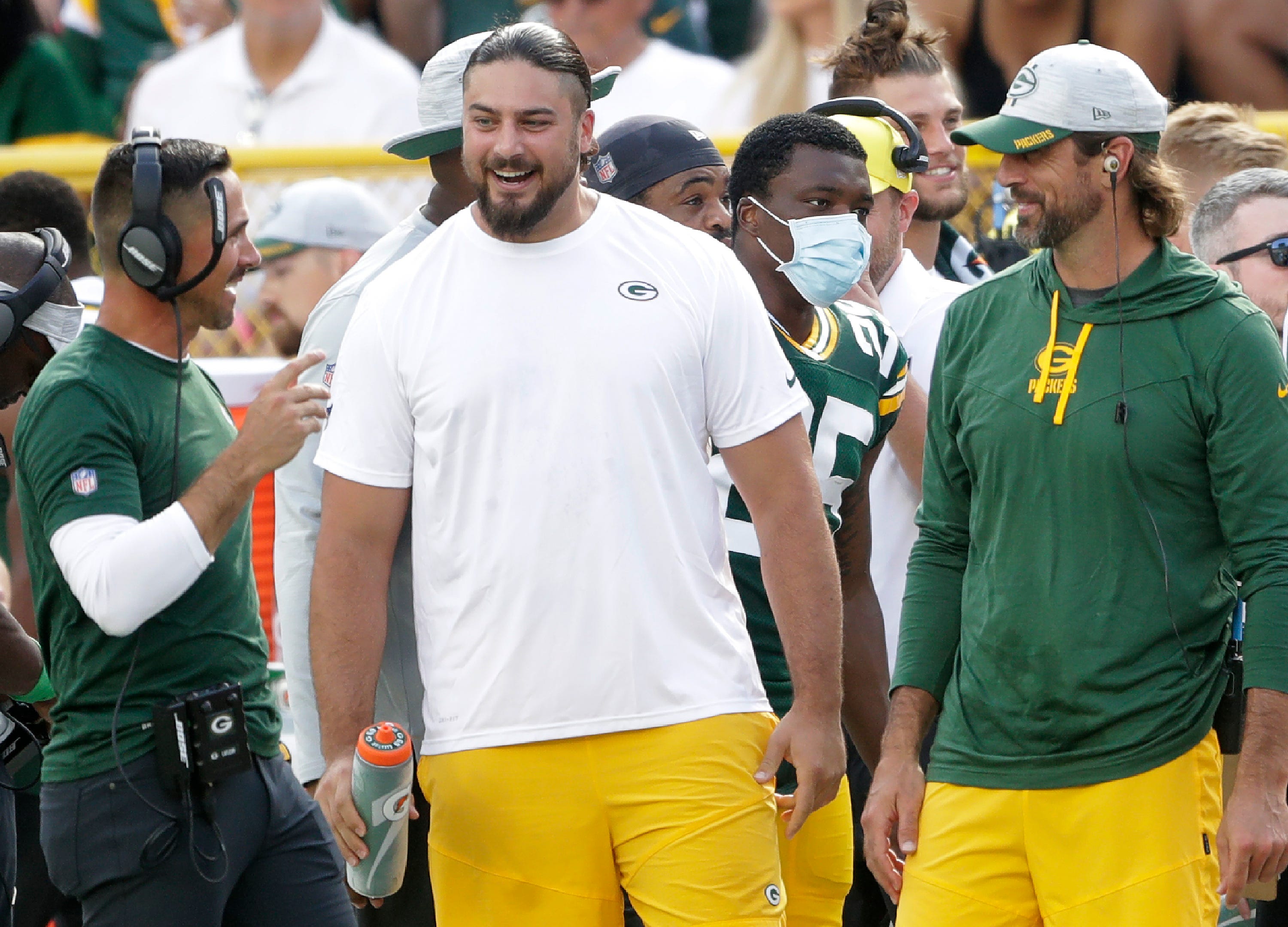 David Bakhtiari throws shade at Aaron Rodgers while the former Packers ...