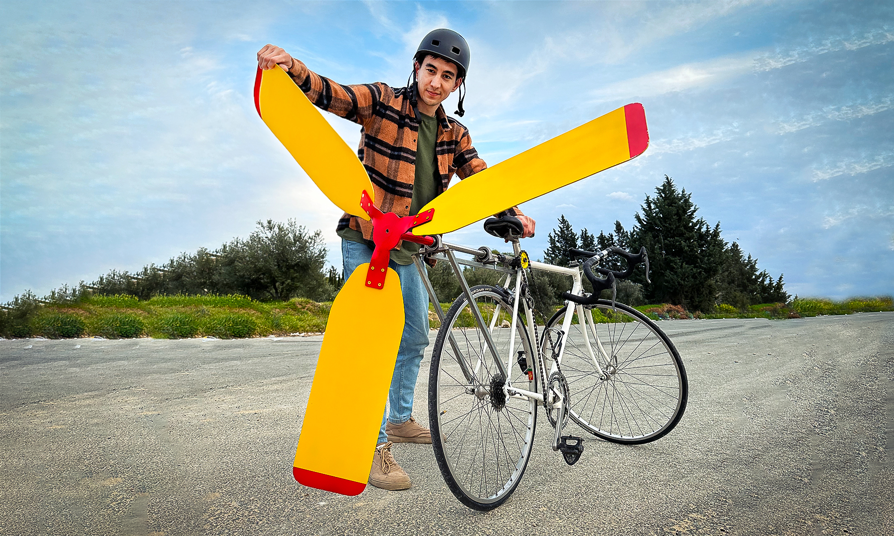 We put a propeller on the bike! 🚁 It's more efficient! 🚲