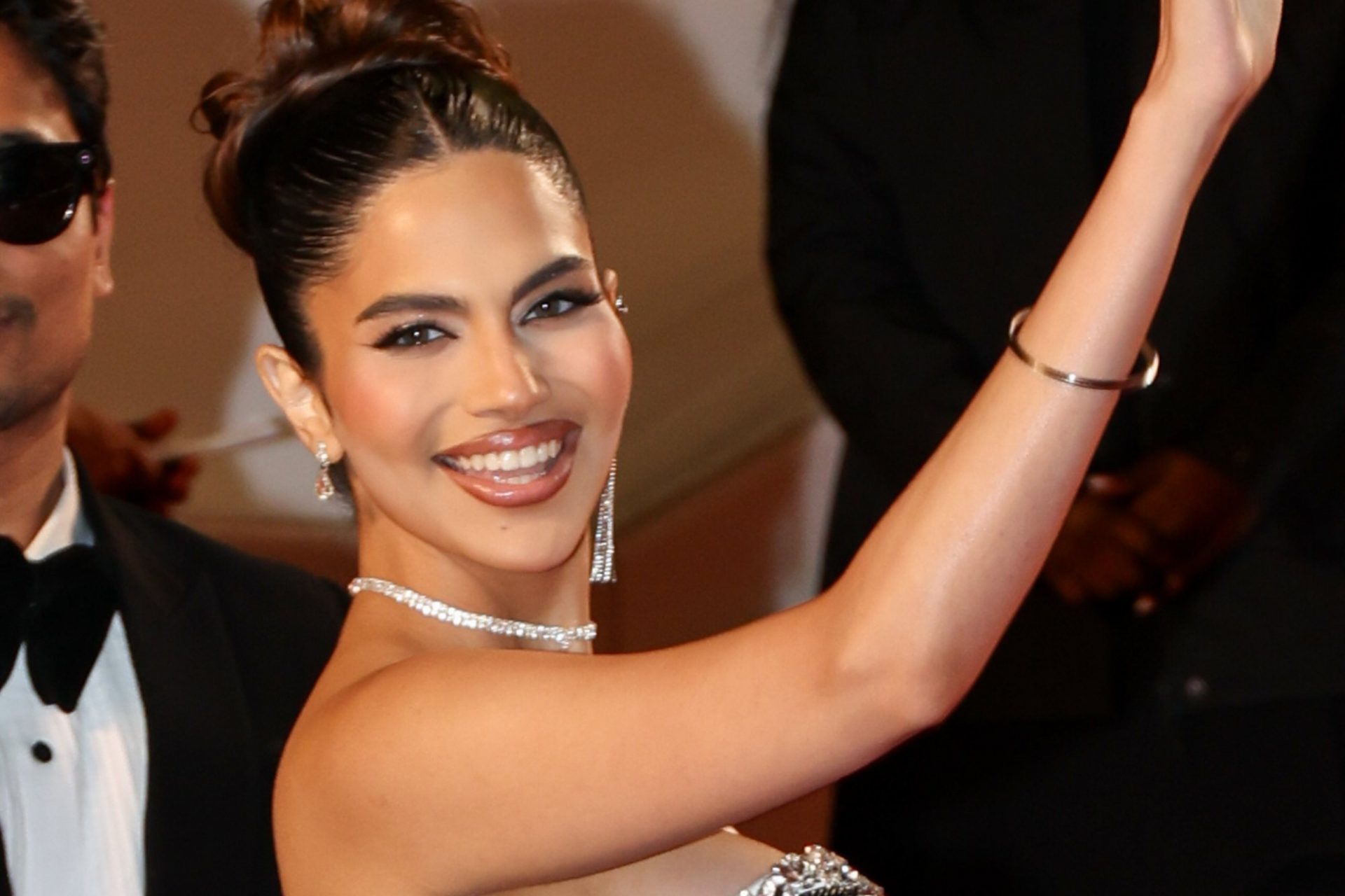Why did beauty queen Rachel Gupta return her crown?