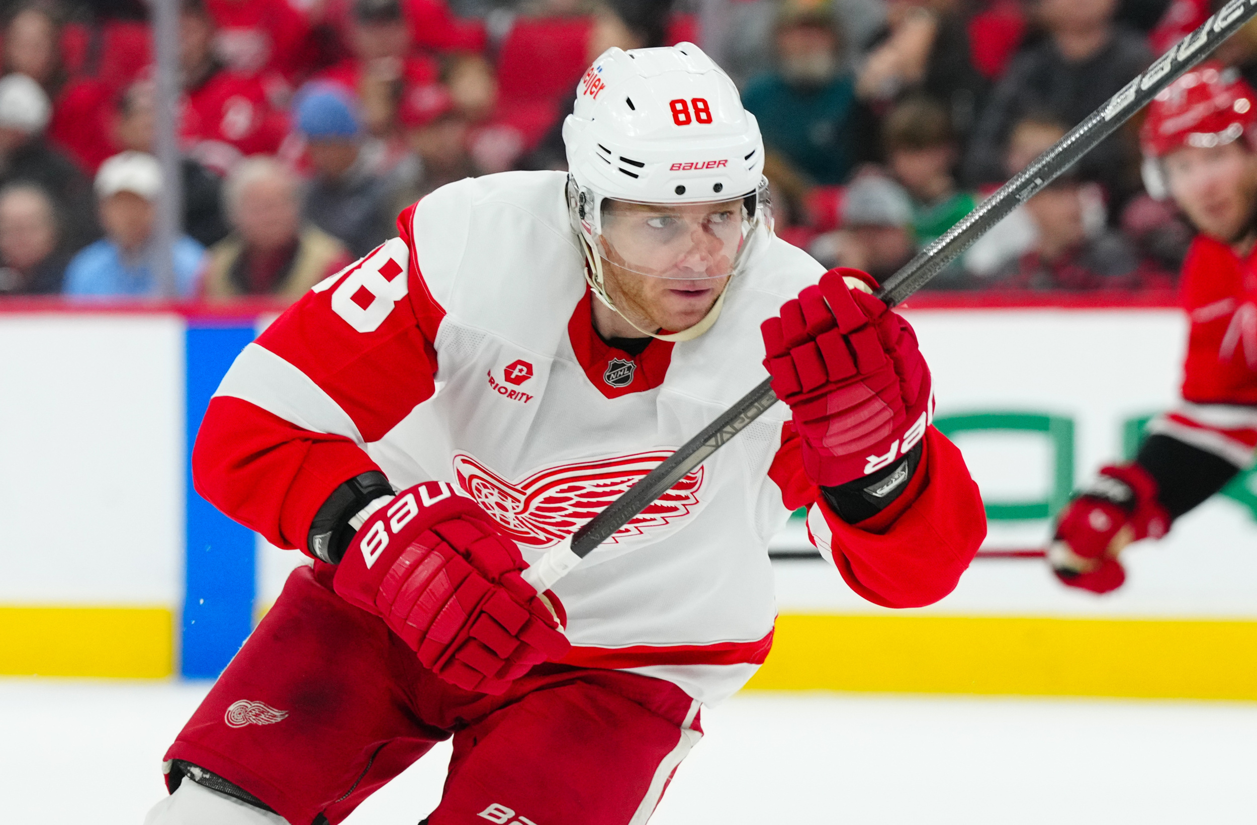 Patrick Kane set to play 19th season after signing one-year deal