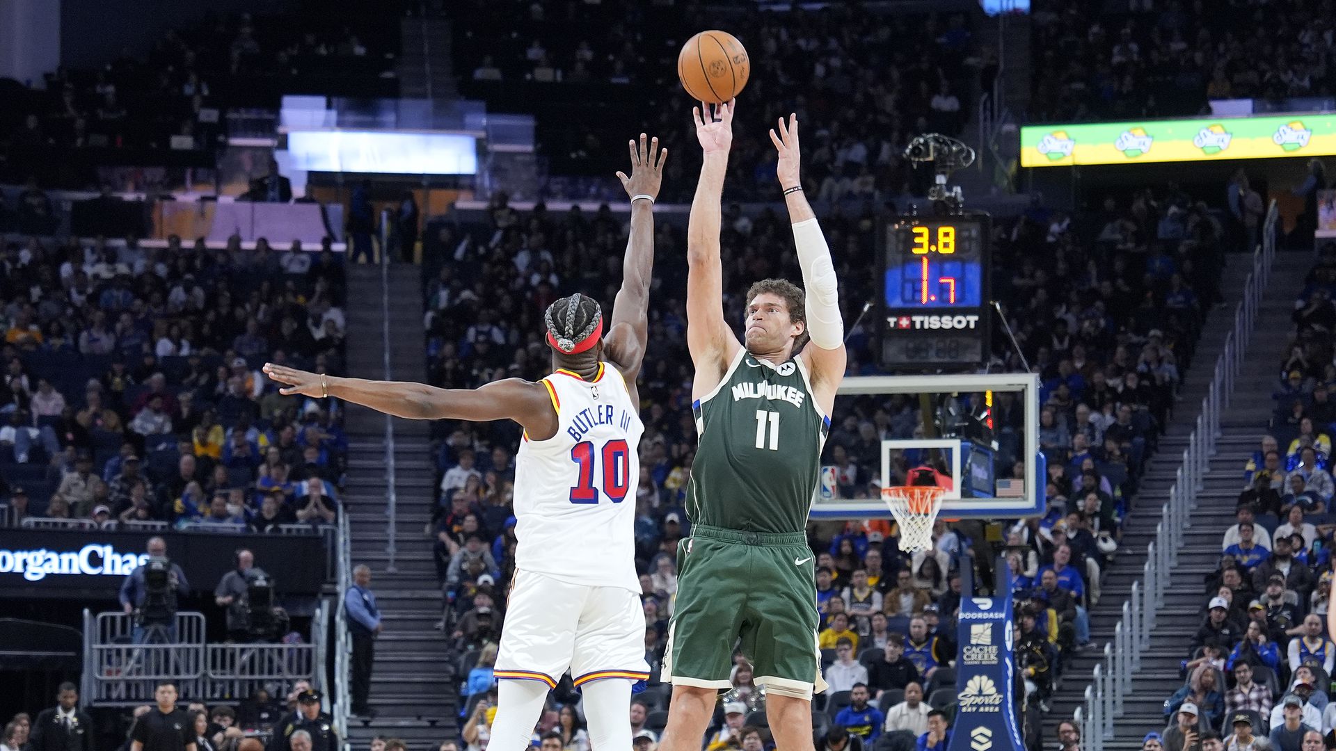 No Warriors deal for Stanford alum Brook Lopez, who heads to the Clippers