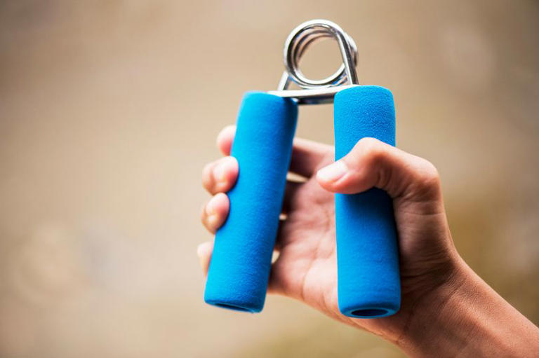 Hand grip could be key to long and healthy life - how does yours ...