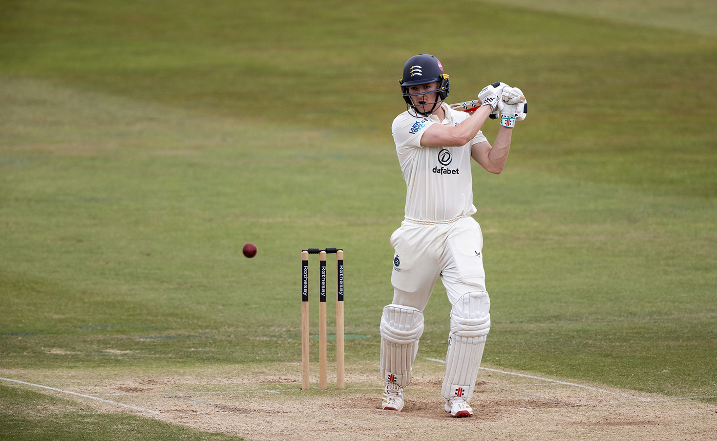 Ben Geddes hundred, Naavya Sharma burst plunge Leicestershire into trouble