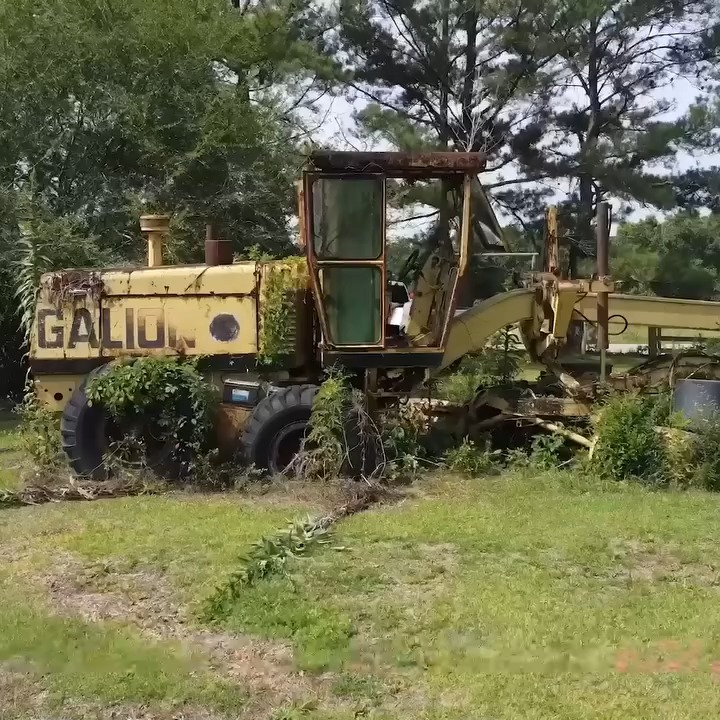 This Locked Up Motor Grader Engine Was No Match For Us!
