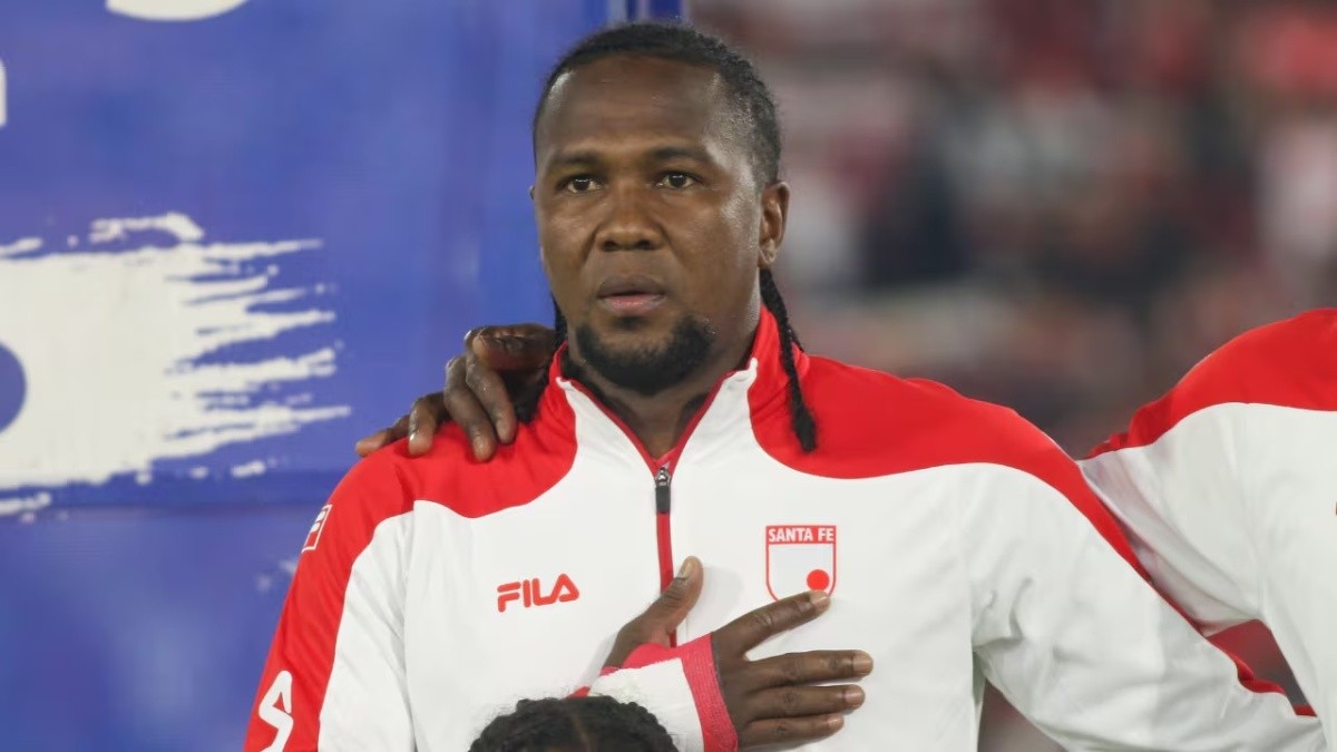 Former Premier League Player Cries After Leg Injury, Then Scores Title ...
