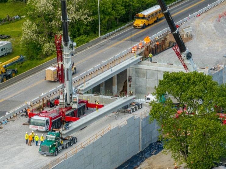 Lloyd4U Project works on pavement markings, new bridge