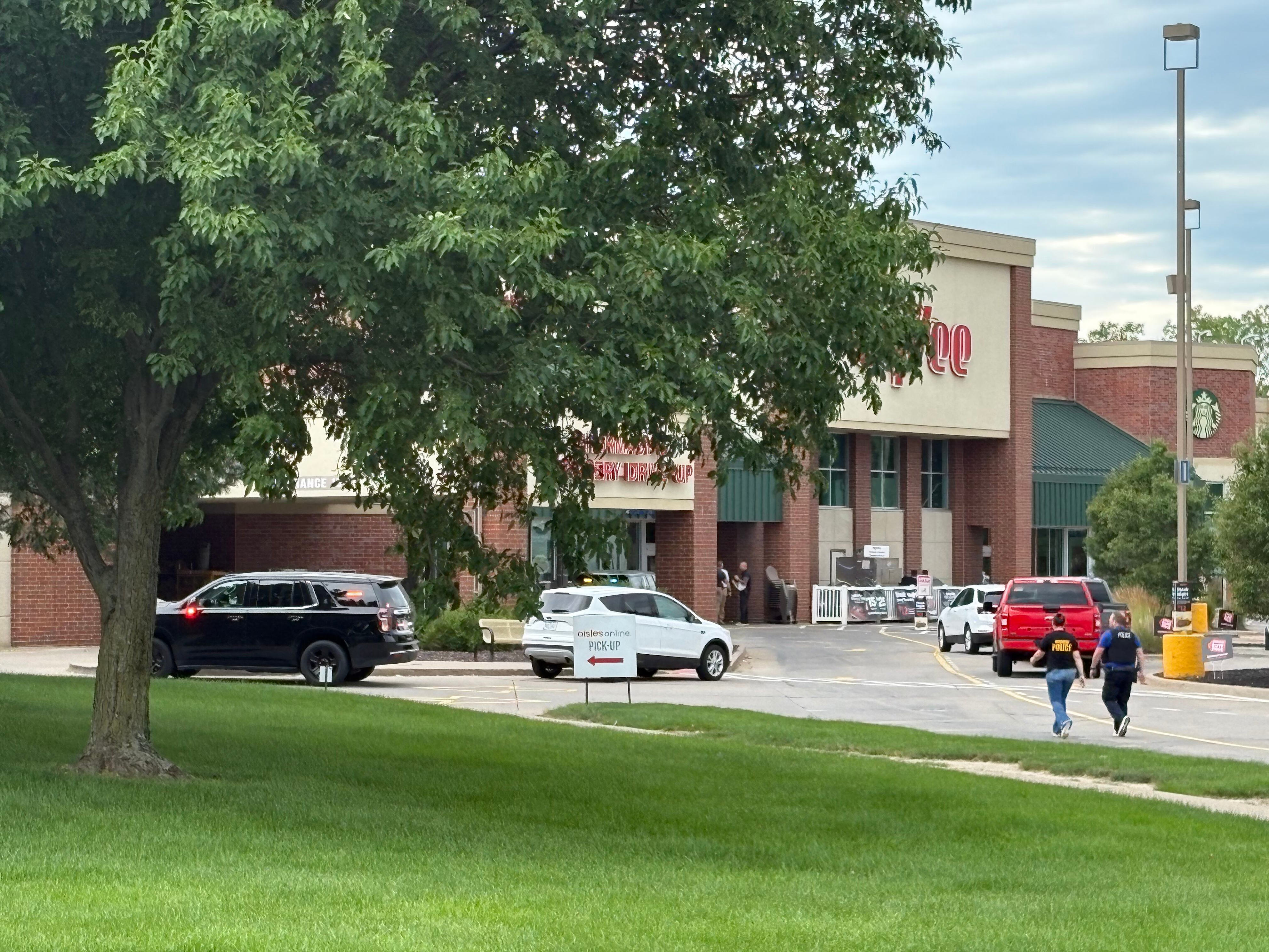 Suspected shooter in Hy-Vee shooting dead