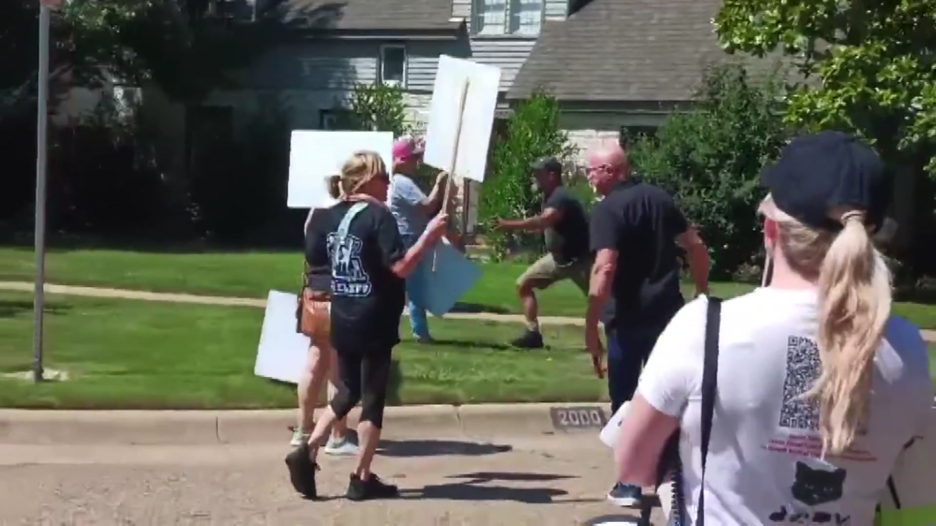 Police investigating case of assault on cat advocate during protest in ...
