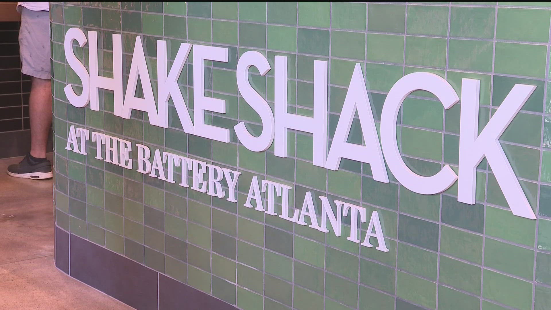 Burger chain Shake Shack opens at The Battery with first-of-its-kind ...