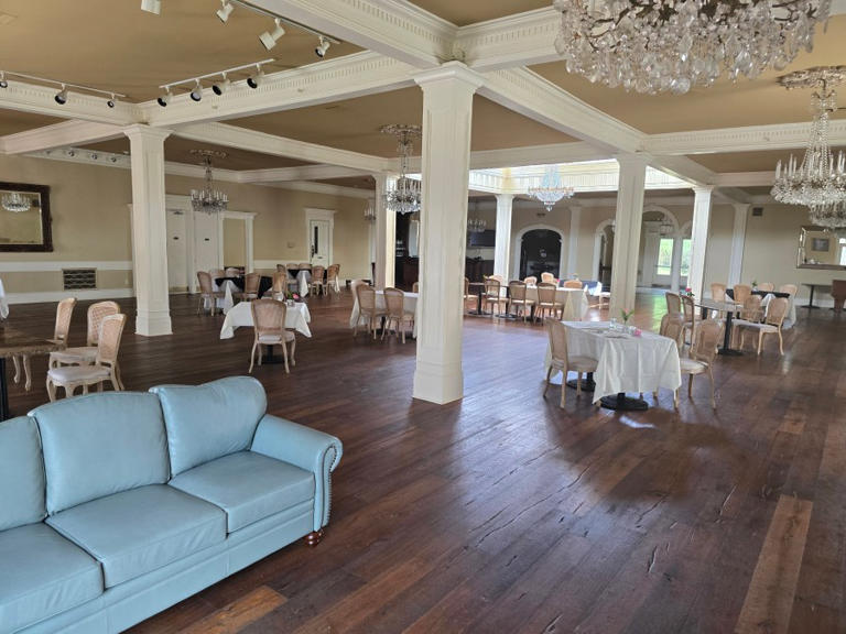 ‘A beacon of hope for a new beginning’: Restaurant reopens at Nottoway ...