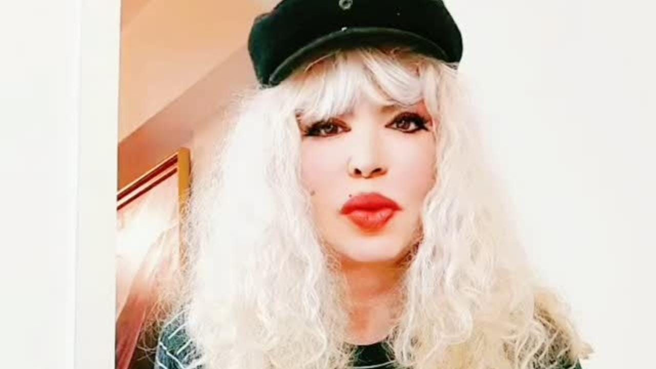 Kina, do "Big Brother Verão", cúmplice de conhecida atriz: "Amo-te"