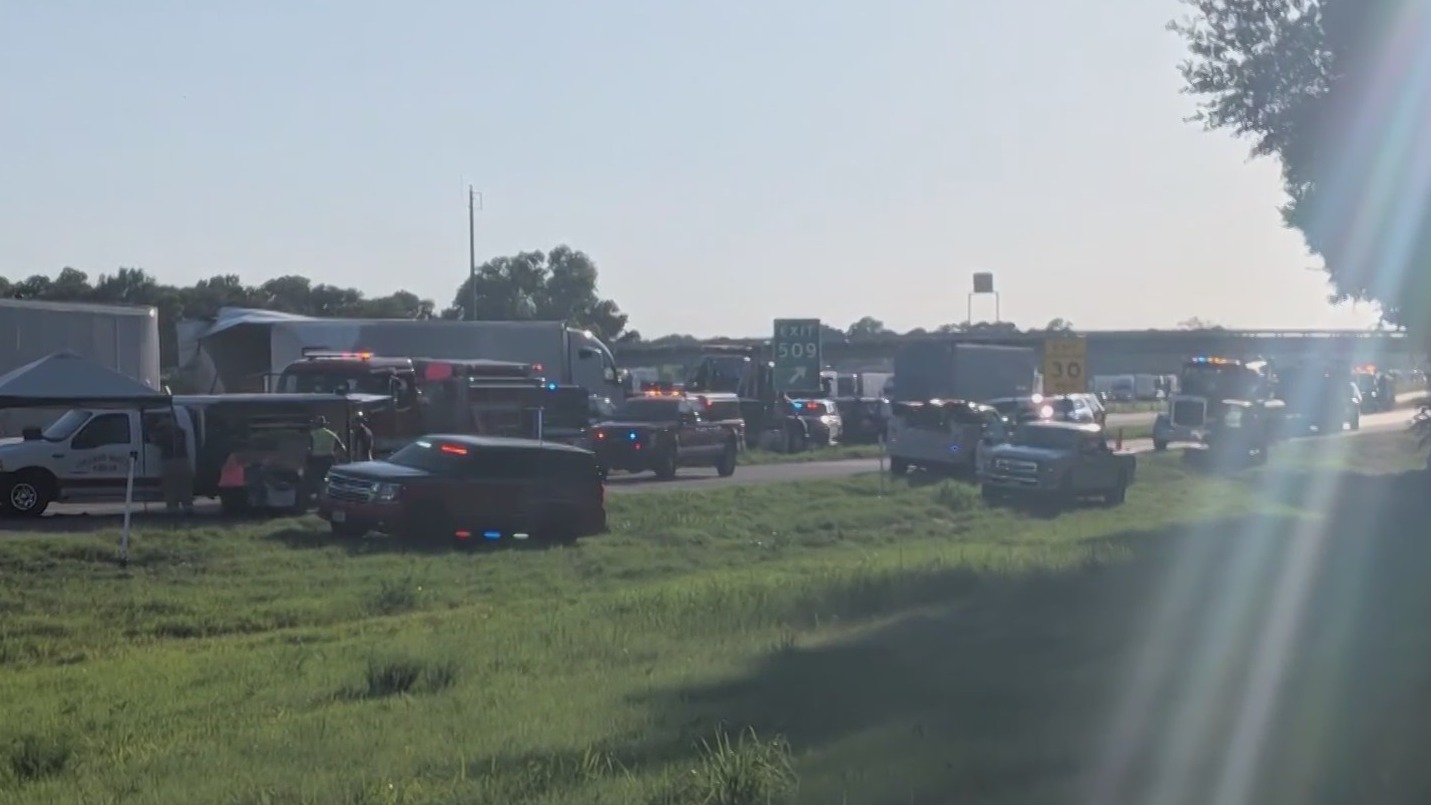 Sixth victim dies after "horrific" I-20 crash near Terrell