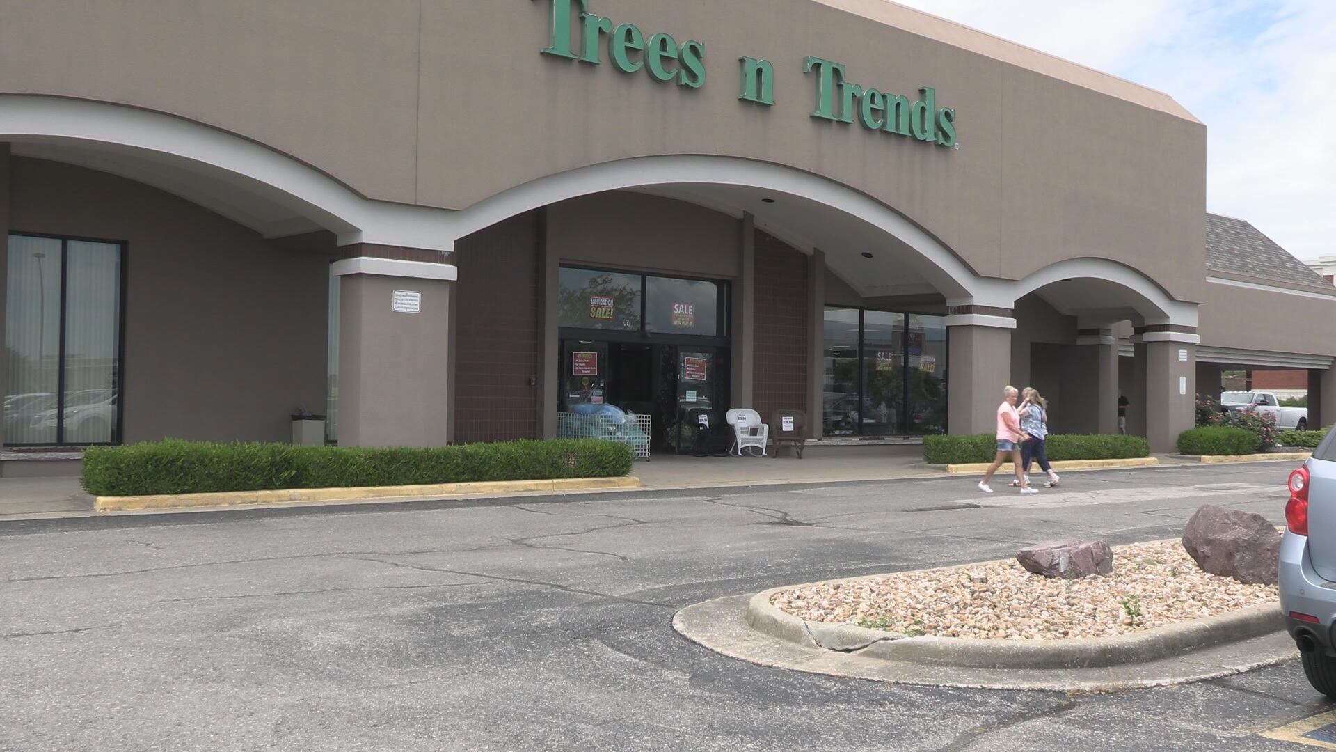 Trees n Trends to close all six locations