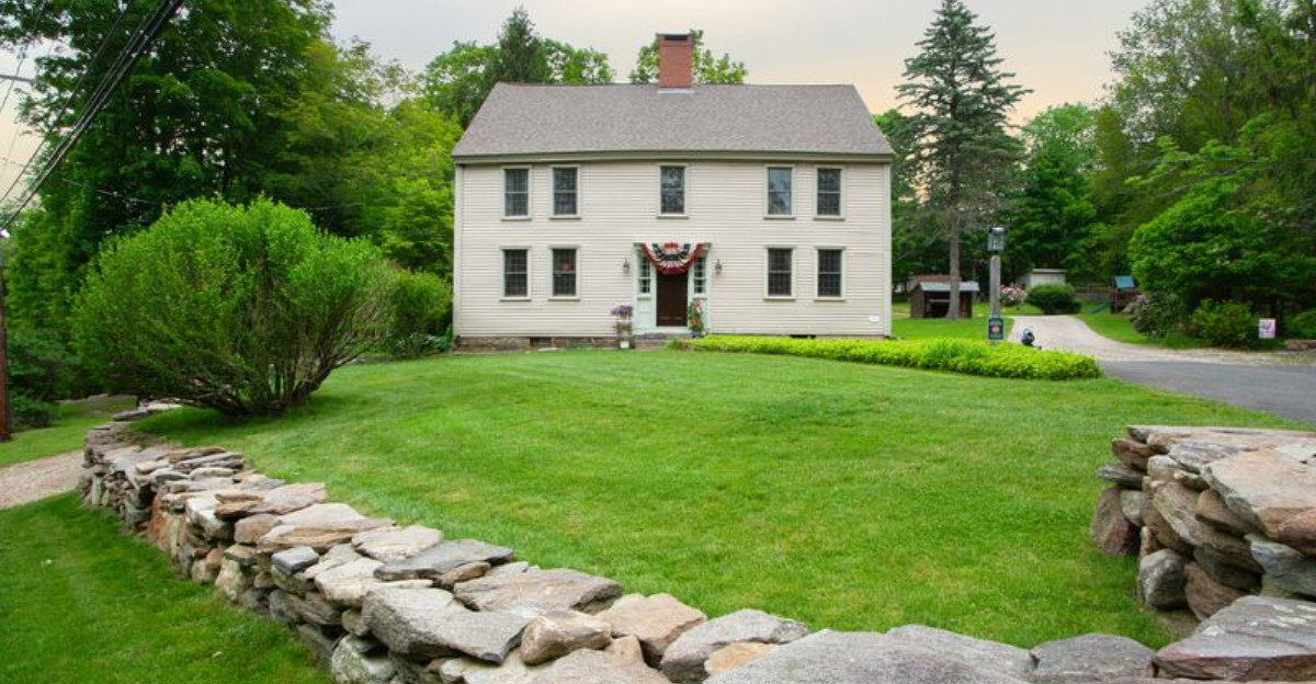 15 Photos Of A Lovely 1756 Miles Messenger House In Connecticut