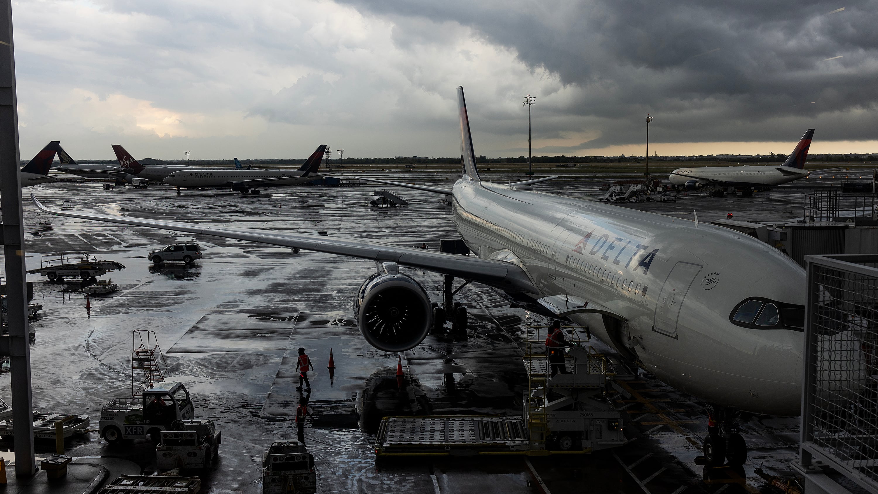 East Coast Airports Thrown Into Havoc by Thunderstorms