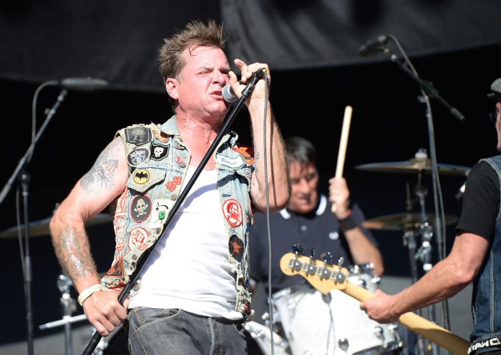 Heavy metal rocker David Roach hospitalized after ‘aggressive’ cancer ...
