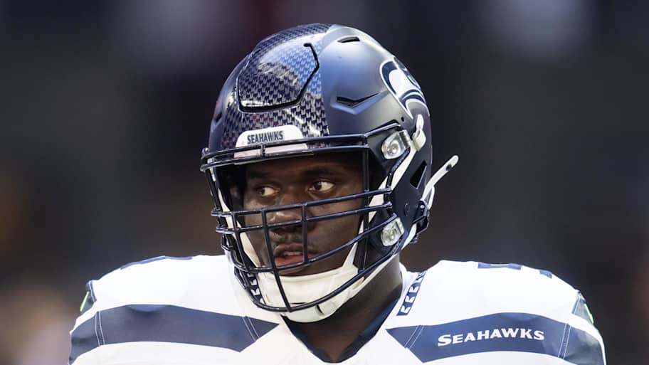 Seahawks insider believes Mike Macdonald could make shocking OL change