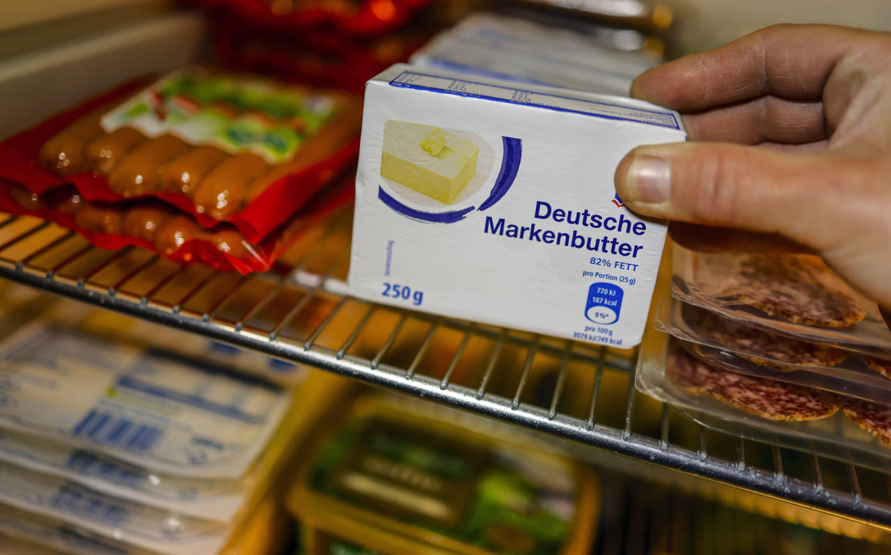 German Consumers Grow More Cautious as Confidence Slips