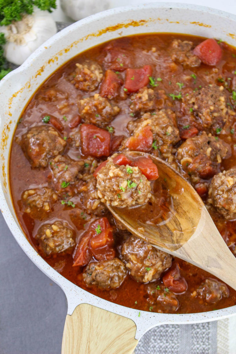 Porcupine Meatballs with Gravy
