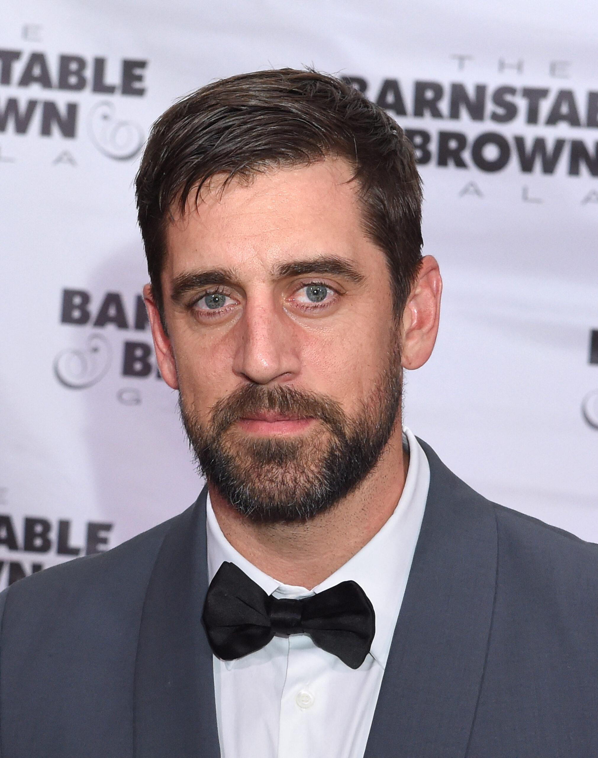 Aaron Rodgers Accuses Fan Of Being An 'Autograph Hound' As He Refuses ...