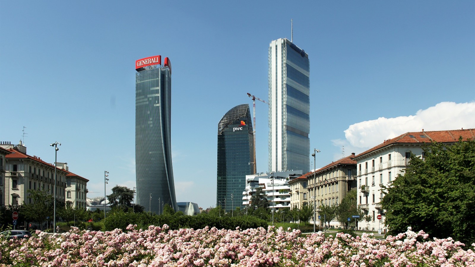 Torre Generali, perché è crollata l’insegna dello Storto a Milano Citylife