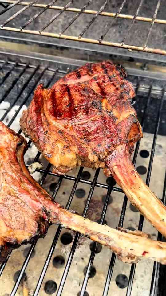 How to BBQ the Perfect Tomahawk Steak at Home