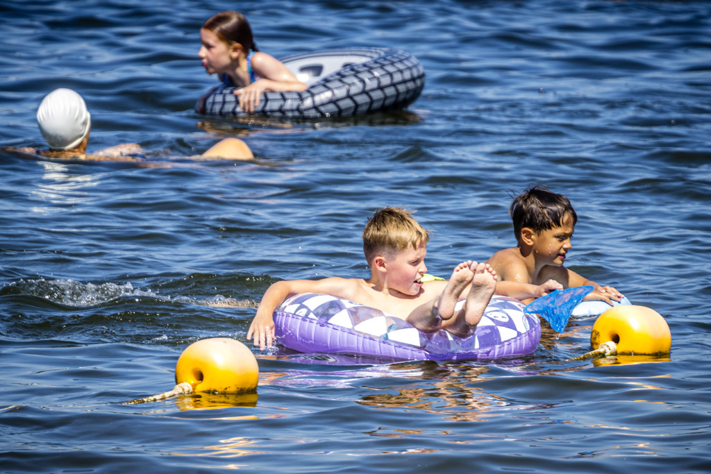 Tropische en drukkend warme dag, code geel in heel Nederland