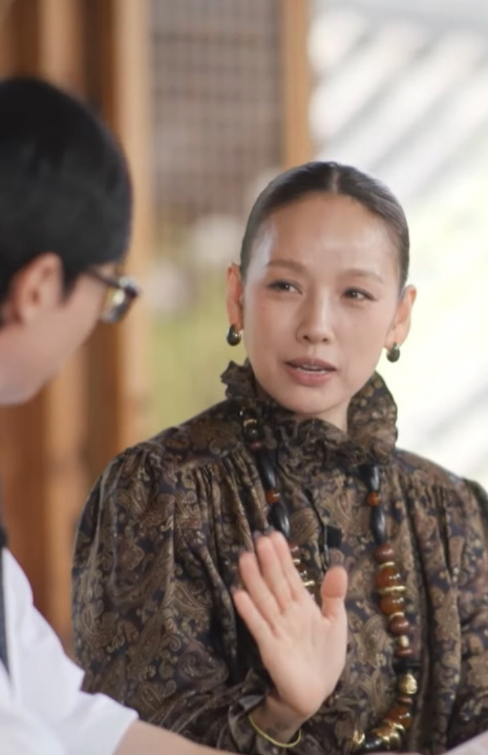 Lee Hyo-ri's appearance in U-Quiz was heavily sponsored by luxury goods..10 million won monk ...