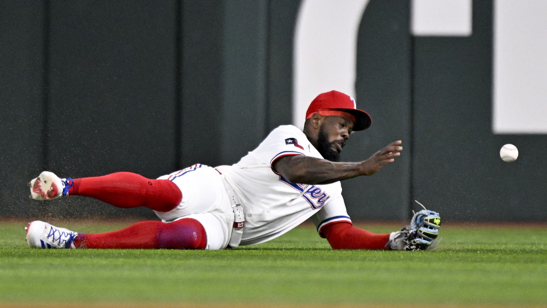 41-44 - Red hats, same Rangers: Texas defeated 10-6 by O’s in extras