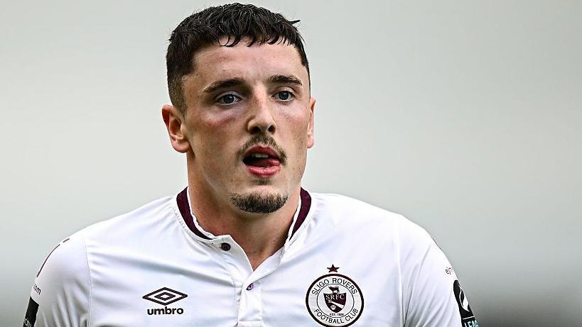 Crewe sign Sligo defender Hutchinson