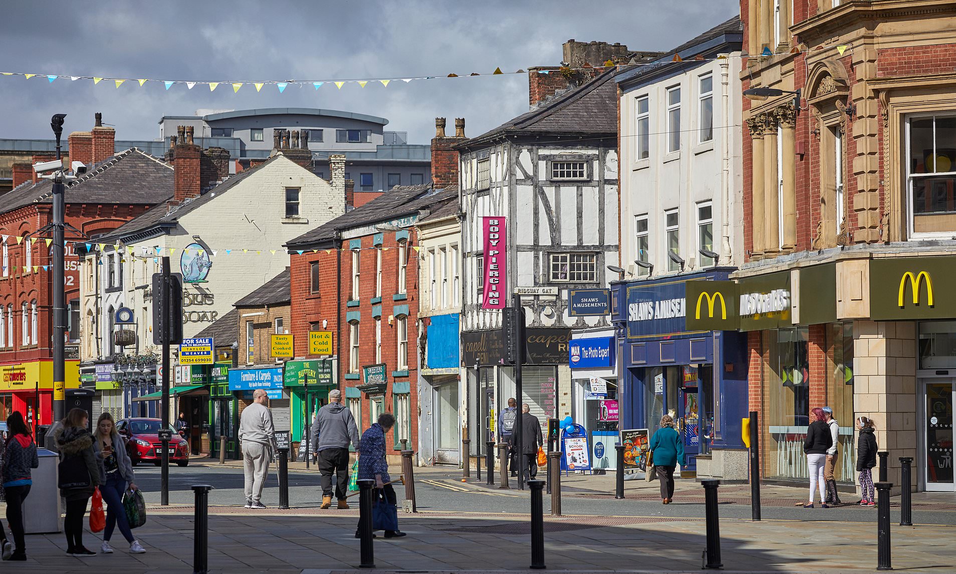 Major high street brand cuts 1,200 jobs as sales fall by nearly £100million