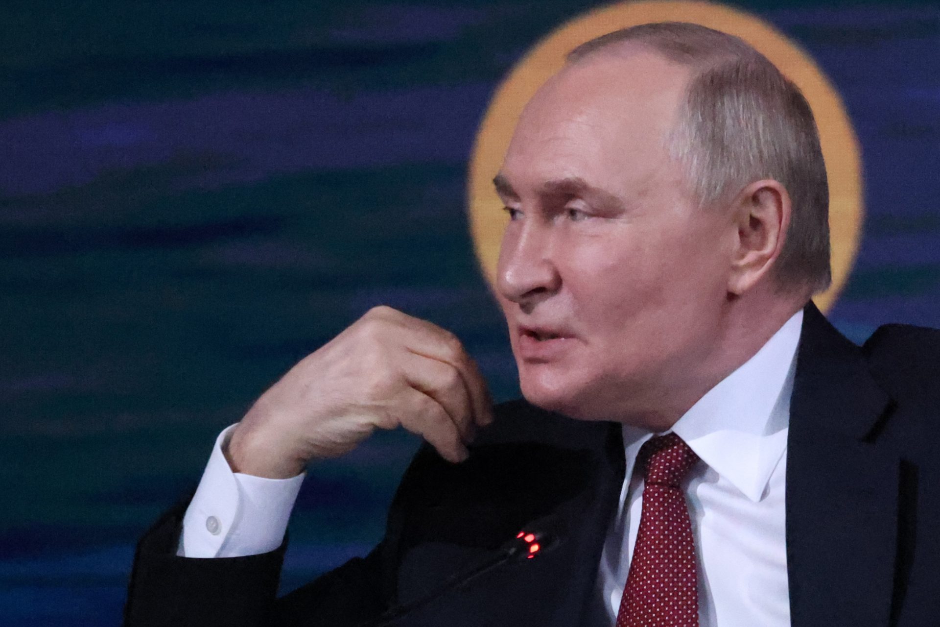 Trump's foul-mouthed rant over ceasefire deal