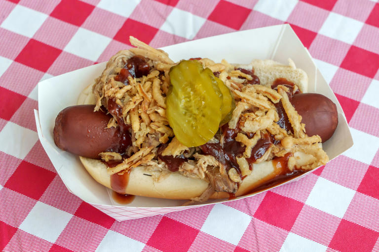 Decked out hot dogs and loaded potatoes: New restaurant opens in ...